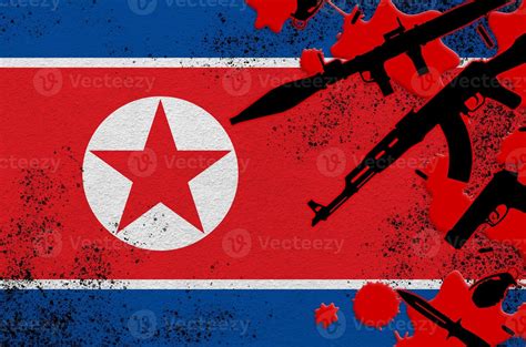 Bandeira Da Coreia Do Norte E Várias Armas Em Sangue Vermelho Conceito