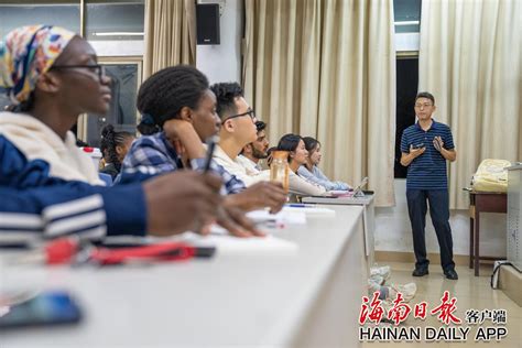 组图视频｜海南医学院设 全英班”提升国际学生人才培养质量