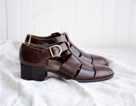 Brown Leather Sandals 90s Vintage Naturalizer Closed Toe Sandals Size 6