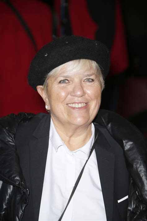 Photo Tout Cela Parce Que Mimie Mathy Est Tombée Amoureuse Dyvan Burger Mimie Mathy