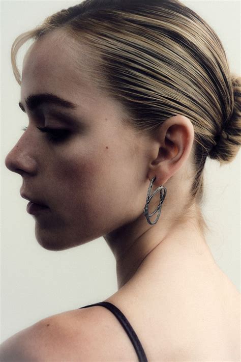 Kiernan Shipka Photoshoot Natural Diamonds In 2023 Kiernan Shipka
