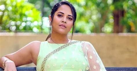 అతనితో లేచిపోవడానికి సిద్ధమైన అనసూయ ఇంట్లో నుండి తరిమేసిన తండ్రి