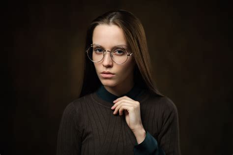 обои женщины портрет Женщины в очках 2048x1363 Motta123 1162161