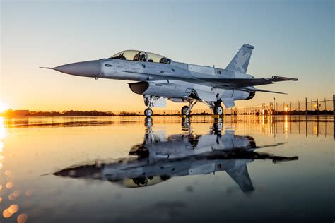 Aagth บันทึกประจำวัน Lockheed Martin สหรัฐฯเปิดตัวเครื่องบินขับไล่ F