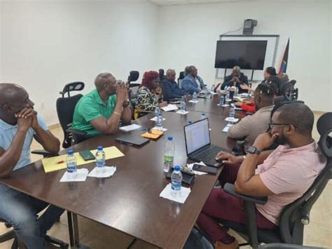 Energy Minister Holds Dialogue On Renewable Energy With Key