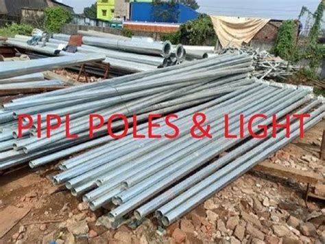 Mild Steel Dual Arm Octagonal Street Light Pole 9m At 3650 Piece In