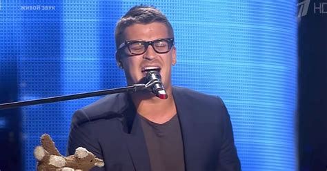 Russiske Anton Belyaev Synger Tidenes Mest Emosjonelle Versjon Av Wicked Game Smudno