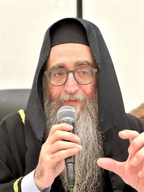 בעולמם של חרדים קריאת ולימוד ה פסוקים מספר דברים על פי הנהגת כבוד
