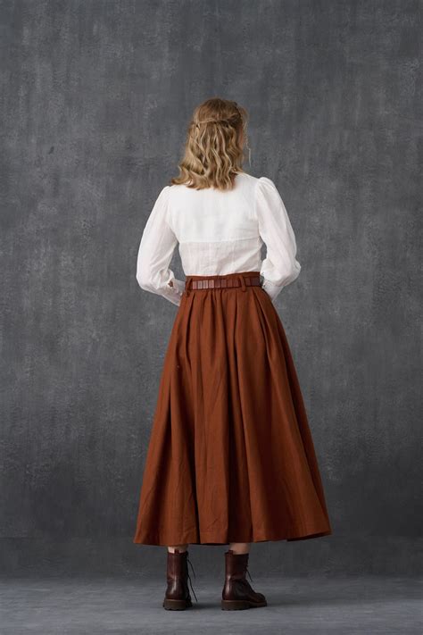 Naomi 33 Buttoned Up Wool Skirt In Brown Linennaive