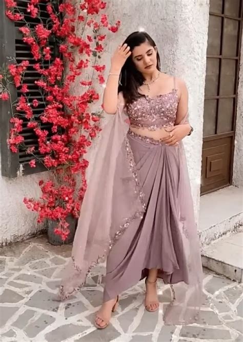 Pin By Shalini Vishwakarma On Quick Saves Beautiful Casual Dresses