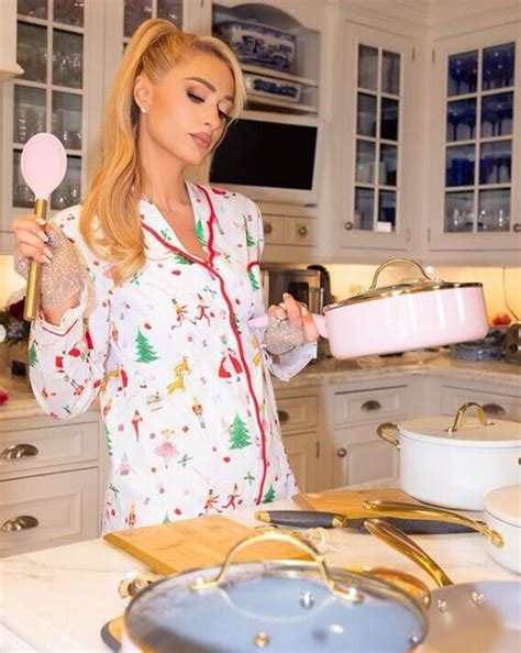 Paris Hilton And Lookalike Mum More Like Sisters As Pair Make Pyjamas