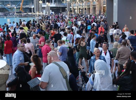 Arabische menschenmenge Fotos und Bildmaterial in hoher Auflösung Alamy