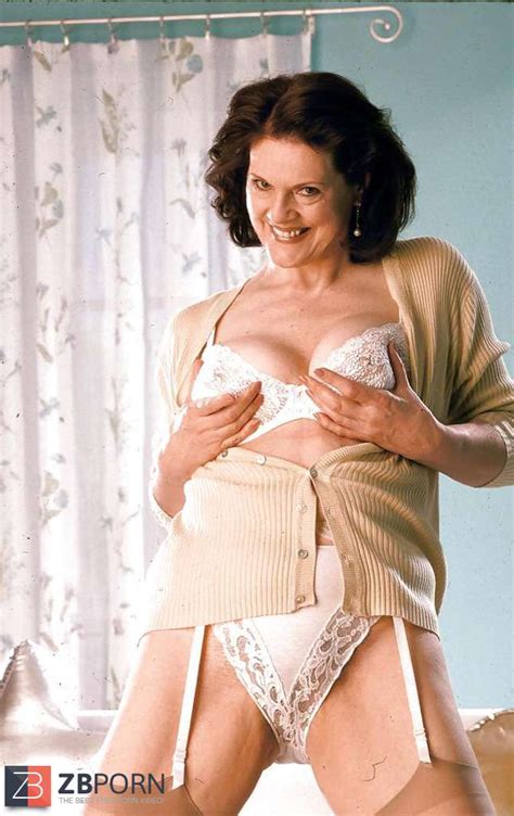 Dark Haired Granny Joanna In Pantyhose Zb Porn