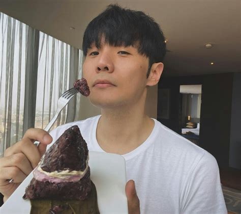 李榮浩突變雙眼皮兼眼增大 撞樣周杰倫被指孿生｜即時新聞｜繽fun星網｜oncc東網