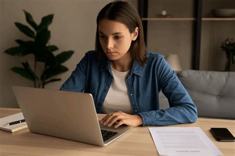 how to land your first freelance writing client without experience