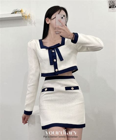 유어다이어리 𝒎𝒂𝒅𝒆 ~l까지 배색 크롭 리본 스퀘어넥 똑딱이 페미닌 러블리 빈티지 하이웨스트 A라인 스커트 하객룩 퍼프