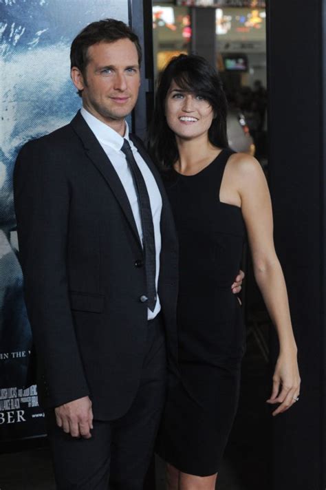 Josh Lucas Gets Engaged
