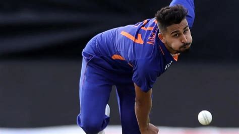 Umran Malik Replaces Injured Mohammed Shami