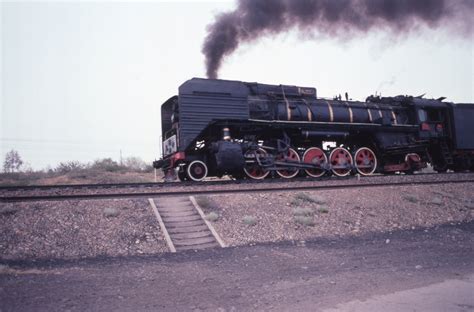 騰格里砂漠を走る蒸気機関車｜写真で辿る100年