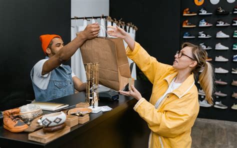 4 Faktor Yang Memengaruhi Customer Satisfaction Dan Cara Mengukur Efektivitasnya