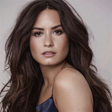 Demi Lovato Partage Une Photo De Ses Cuisses Nues Sur Instagram