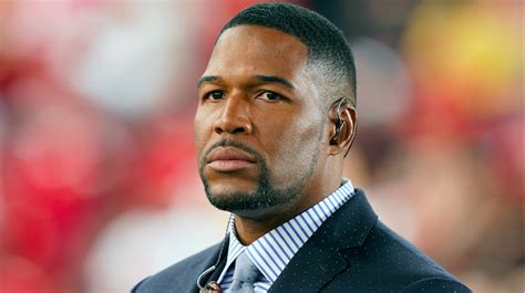 On Twitter Michael Strahan Elbow Bumps Katherine