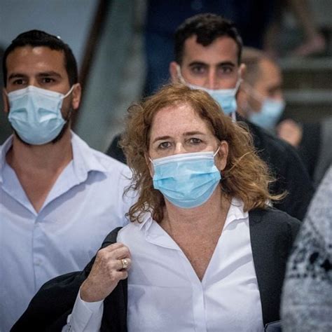 103fm זהבי עצבני מה ההבדל בין ליאת בן ארי לבין גולדקנוף