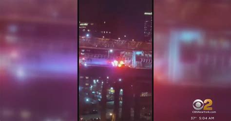 15 Year Old Killed In Subway Surfing Incident Cbs New York