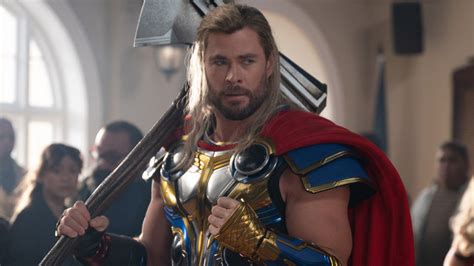 Why Chris Hemsworths Thor Was Given The Mcus First Nude Scene