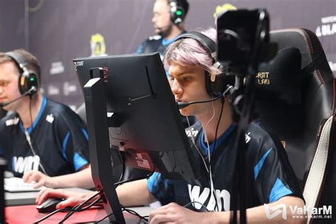 Aurora W Komplecie Na Pokładzie Byli Członkowie 1win Respawn Pl