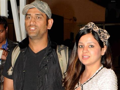 Ms Dhonis Wife Sakshi Tweets First Picture Of Daughter Ziva Ndtv Sports