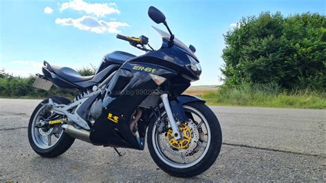 Kawasaki Er 6f Kawasaki Er 650 куб см Турър мотор Бензинов 4 тактов