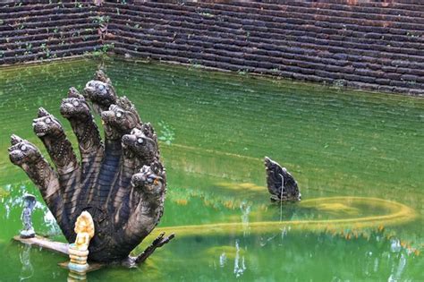 สระมุจลินทร์ สระน้ำพญานาคศักดิ์สิทธิ์ ศิลปะล้านช้าง พระธาตุบังพวน หนองคาย