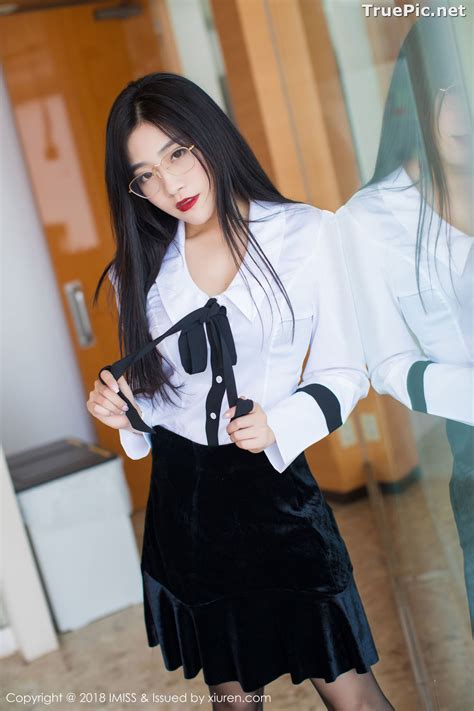 Imiss Vol239 Chinese Model Sabrina Xu Nuo 许诺 Office Girl