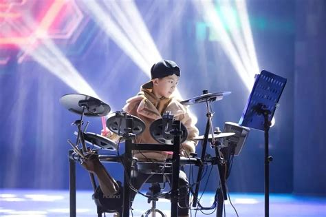 为什么要鼓励学习小主持人？只为了让孩子变得更加优秀！ 搜狐大视野 搜狐新闻