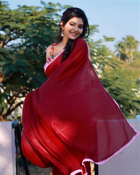 Actress Athulya Ravi Beautiful Saree Pics