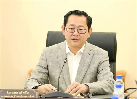 នាំគ្នាចែករំលែក ស៊ែរ ទុកមើលទៅប ឈ្វេងយល់អំពីច្បាប់និងសង្គម Facebook