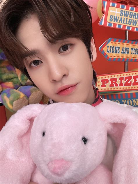 Slow Cravity 크래비티 Global On Twitter Rt Cravity Twt 🐰 앨런 Allen