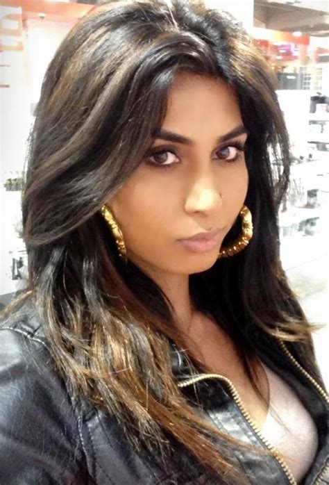 Glamorous T Girls Amelia Maltepe
