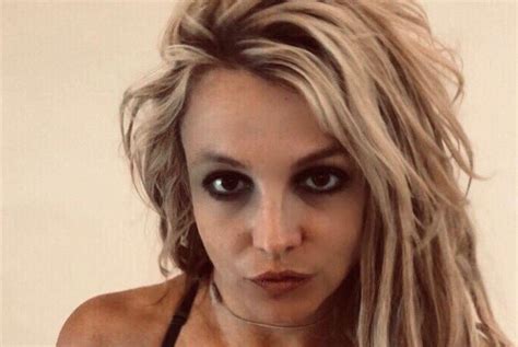 Britney Spears Flaunts Gymnast Flexibility Stunning In Gravity Defying Shorts The Blast