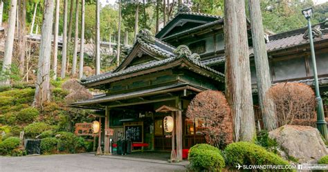 下呂温泉湯之島館兩任日本天皇皇后也曾入住散發昭和氣息的百年溫泉旅館
