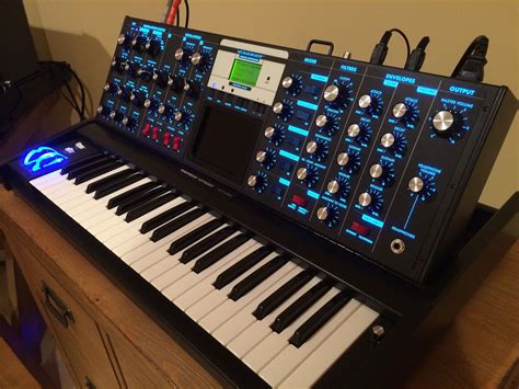 Matrixsynth Moog Minimoog Voyager Electric Blue