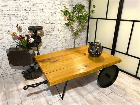 Création meubles table artisan Fabrication française bois massif