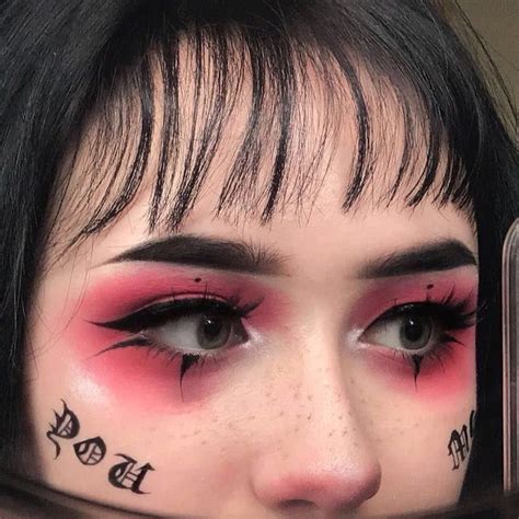 𝓐𝓮𝓼𝓽𝓪𝓻𝓻𝓲𝓾𝓼 𝓐𝓮𝓼𝓽𝓪𝓻𝓻𝓲𝓾𝓼 𝓐𝓮𝓼𝓽𝓪𝓻𝓻𝓲𝓾𝓼 in 2020 Edgy makeup Emo makeup