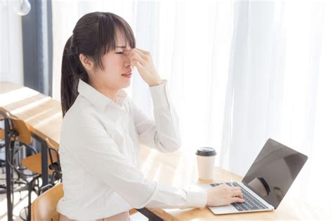 【医師監修】つらい目の疲れ、どうすれば解消できる？ 医師が作る医療情報メディア【medicommi】