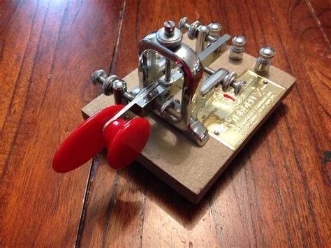 1961 Vibroplex Vibrokeyer Morse Code Key