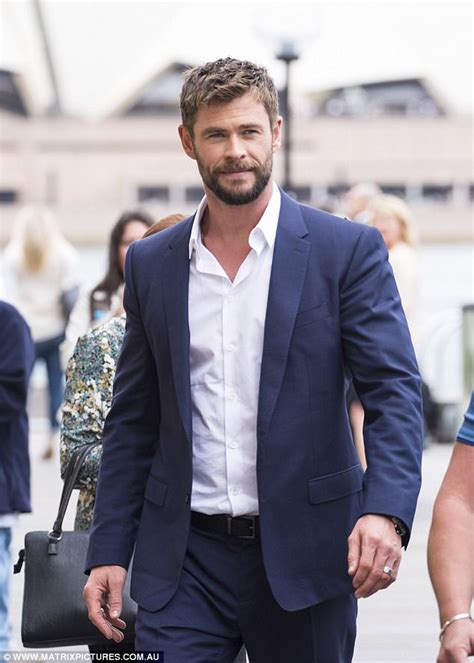 Chris Hemsworth Wears A Suit In Sydney Daily Mail Online