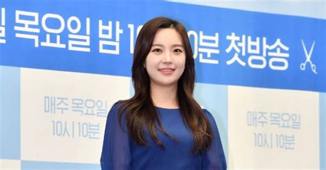 St포토 최은지 아나운서 아름다운 자태 뽐내며~
