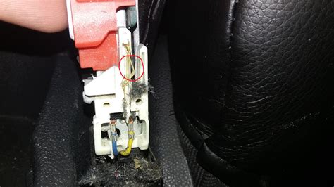 Замок ремня безопасности — Opel Corsa D, 1,4 л, 2006 года | своими ...