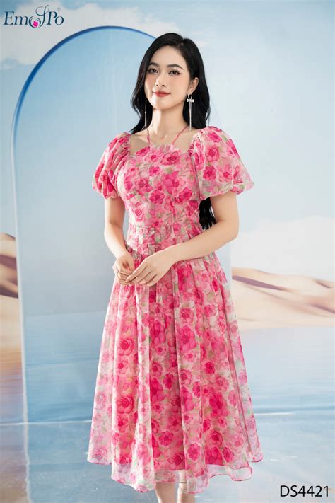 Đầm Xòe Cổ Yếm Tay Bồng Bo Chun